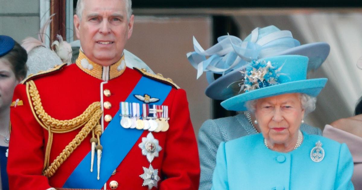 Sans distinction royale, ni uniforme : l’ex-prince Andrew perd son ...