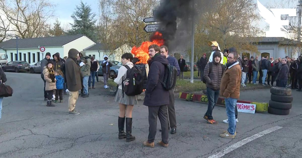 Les métallurgistes de Novasco font brûler des pneus devant l’usine d ...