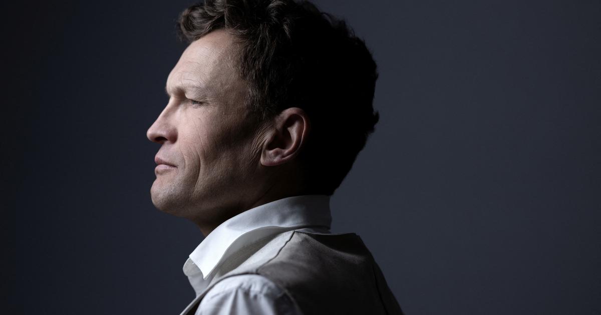 Au Théâtre de Poche, Sylvain Tesson et ses stacks en stock