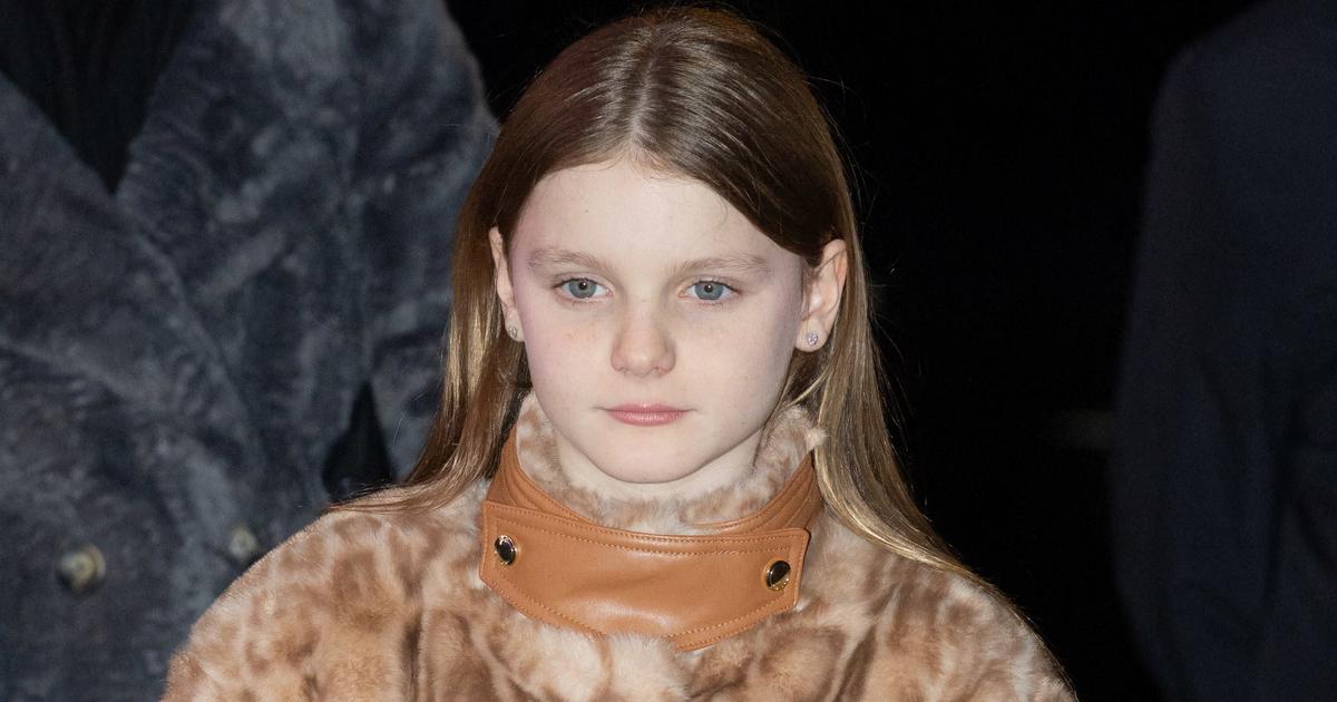 Lovée dans un manteau léopard Chloé, Gabriella de Monaco prouve qu’elle ...