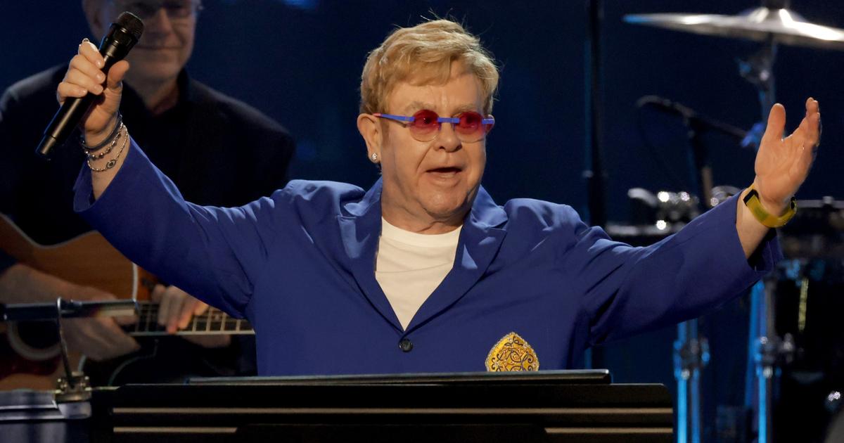La rare apparition des fils d’Elton John, Zachary, 14 ans, et Elijah ...