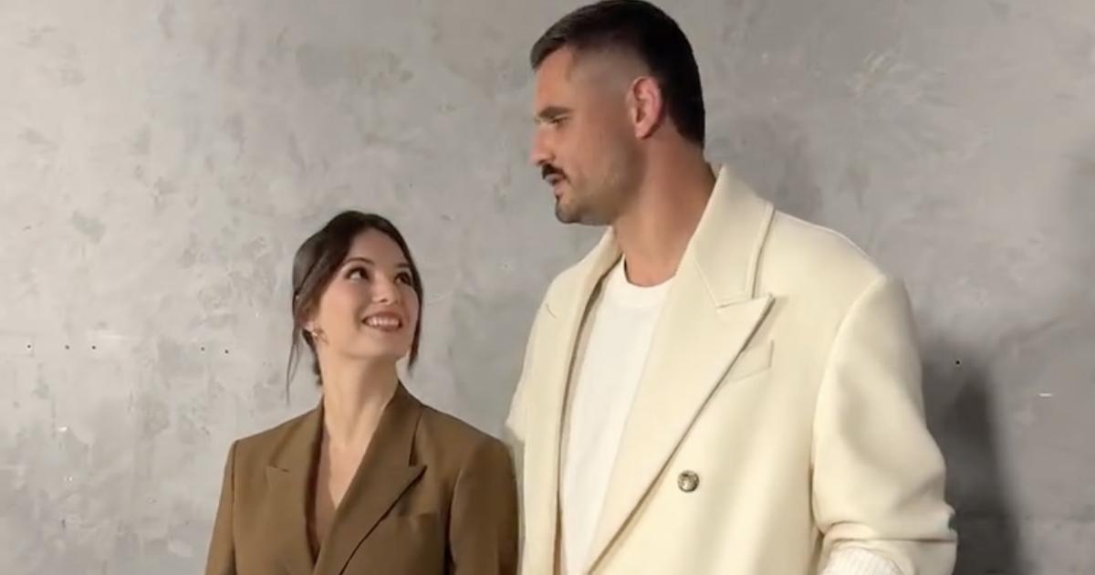 Elsa Bois et Florent Manaudou : sourires et gestes tendres, leur ...