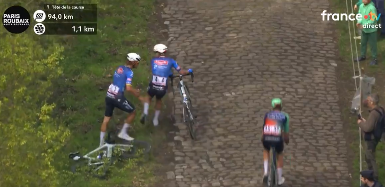 Paris-Roubaix : en vidéo, Mathieu van der Poel perd (très) gros dans la ...