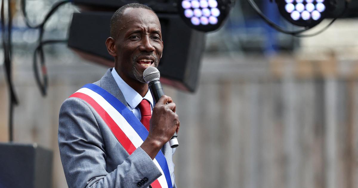 Bally Bagayoko, maire LFI de Saint-Denis, invite le «peuple vivant» à ...