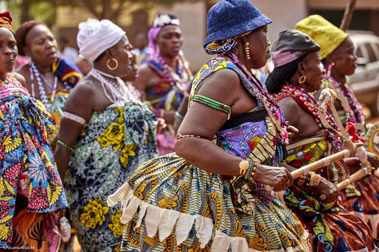 Musique, danse et sacrifices : au Bénin, la fête du vodoun devient un ...