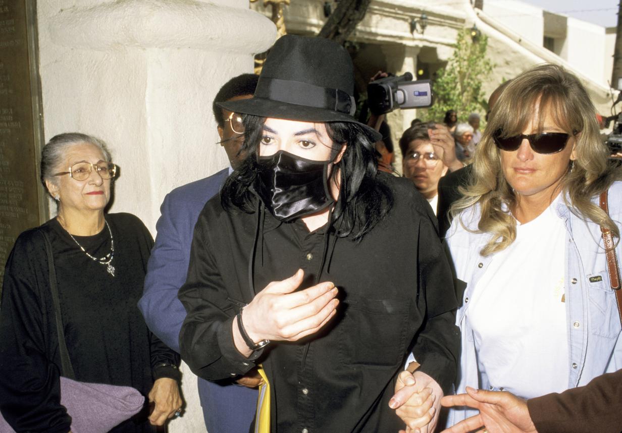 Qui est Debbie Rowe, l’infirmière, ex-épouse et mère des deux enfants ...