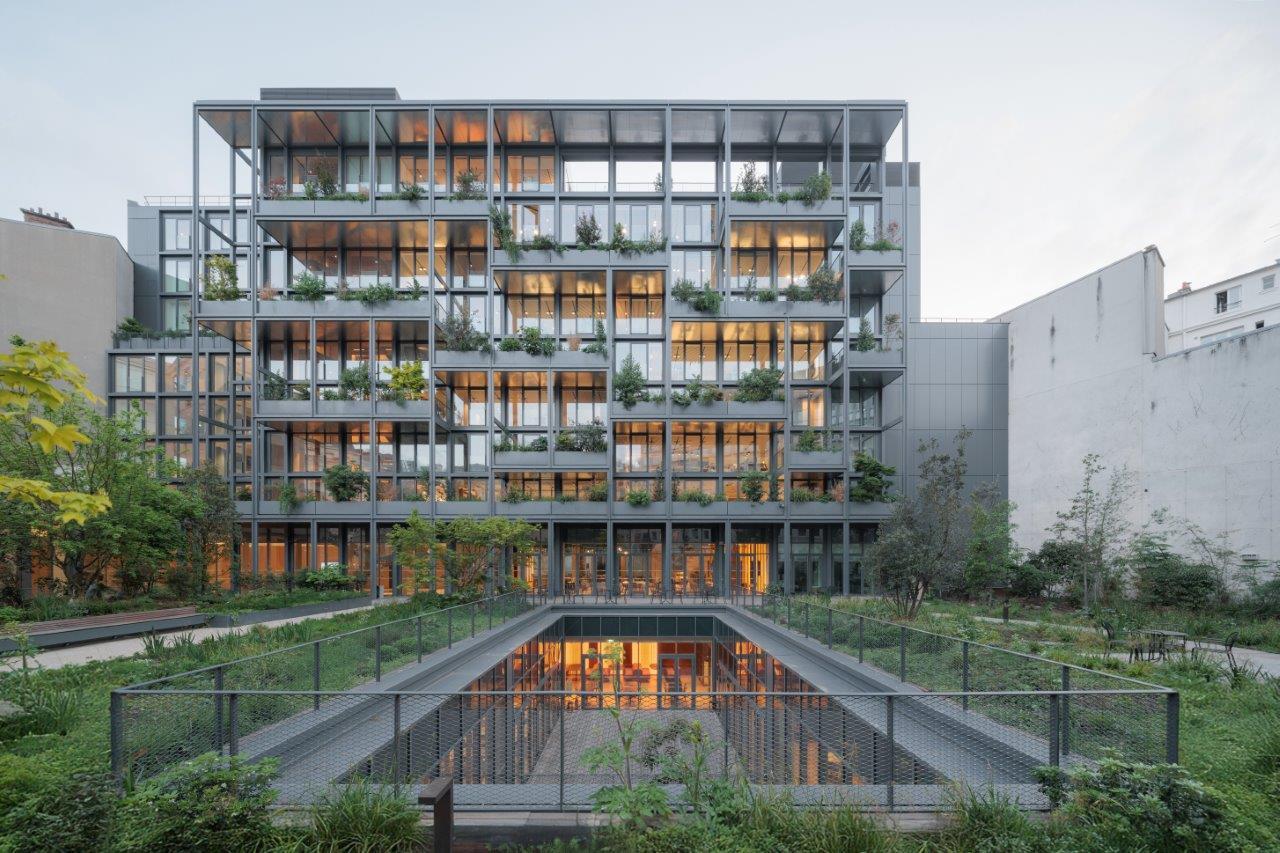 À Paris, le siège d’Axa s’offre une nouvelle jeunesse - Figaro Immobilier