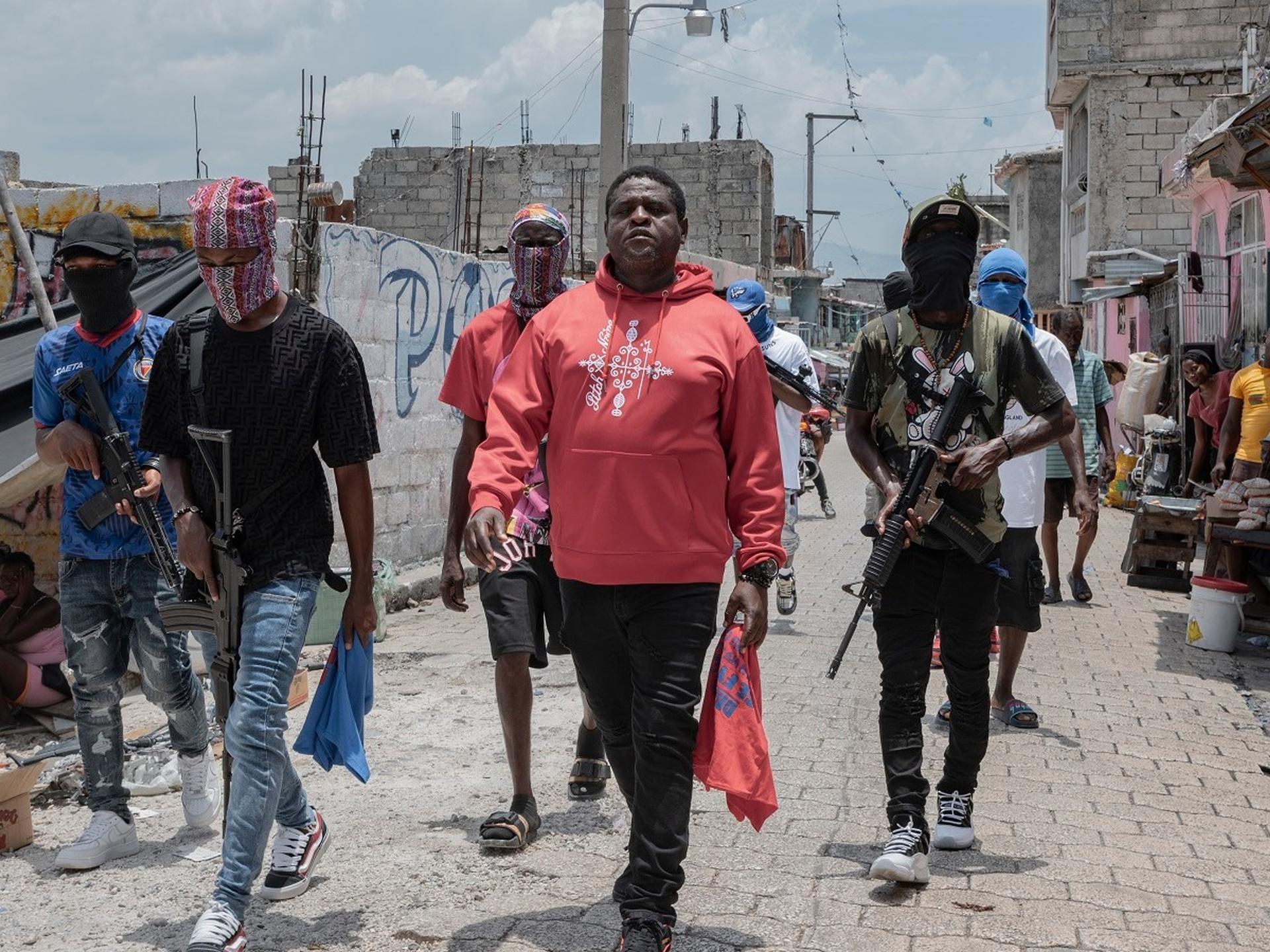 À Haïti, «Barbecue», «Izo» et «Ti Blanc» font régner la loi des gangs sur une ville en ruine