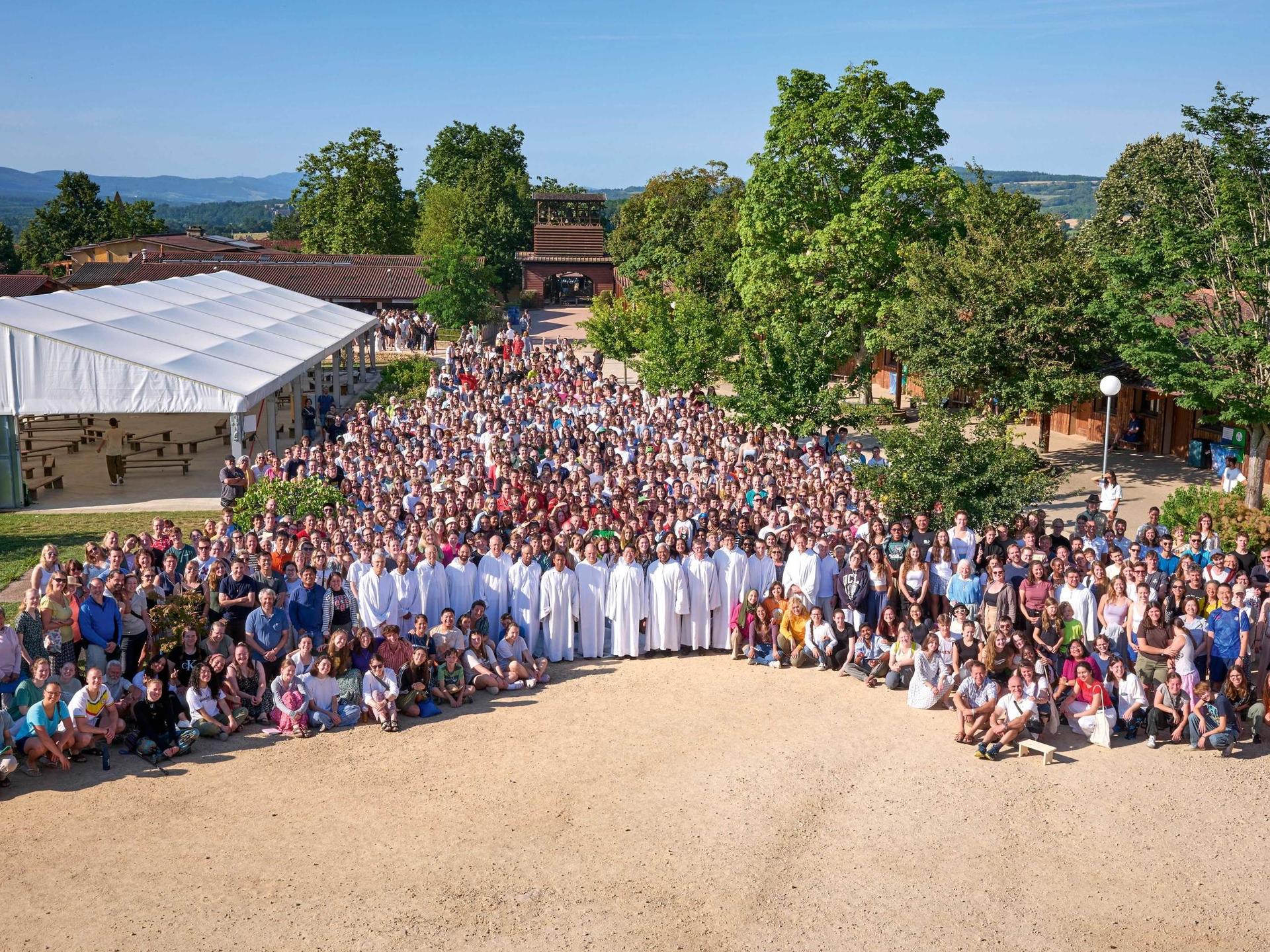 Dans la communauté de Taizé, depuis 80 ans, la prière pour la fragile ...