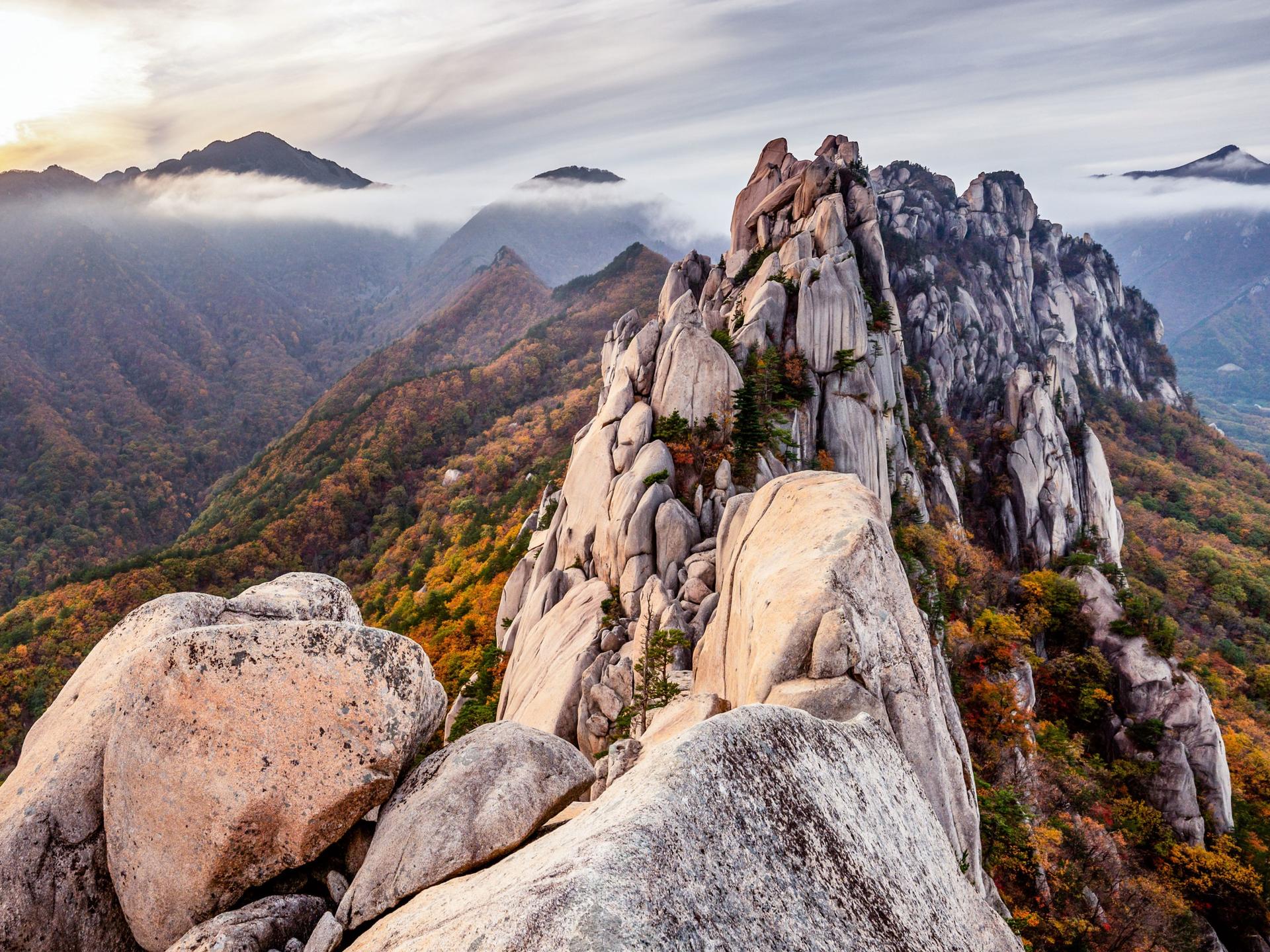 Corée du Sud: à la découverte des montagnes sacrées, entre nature et ...