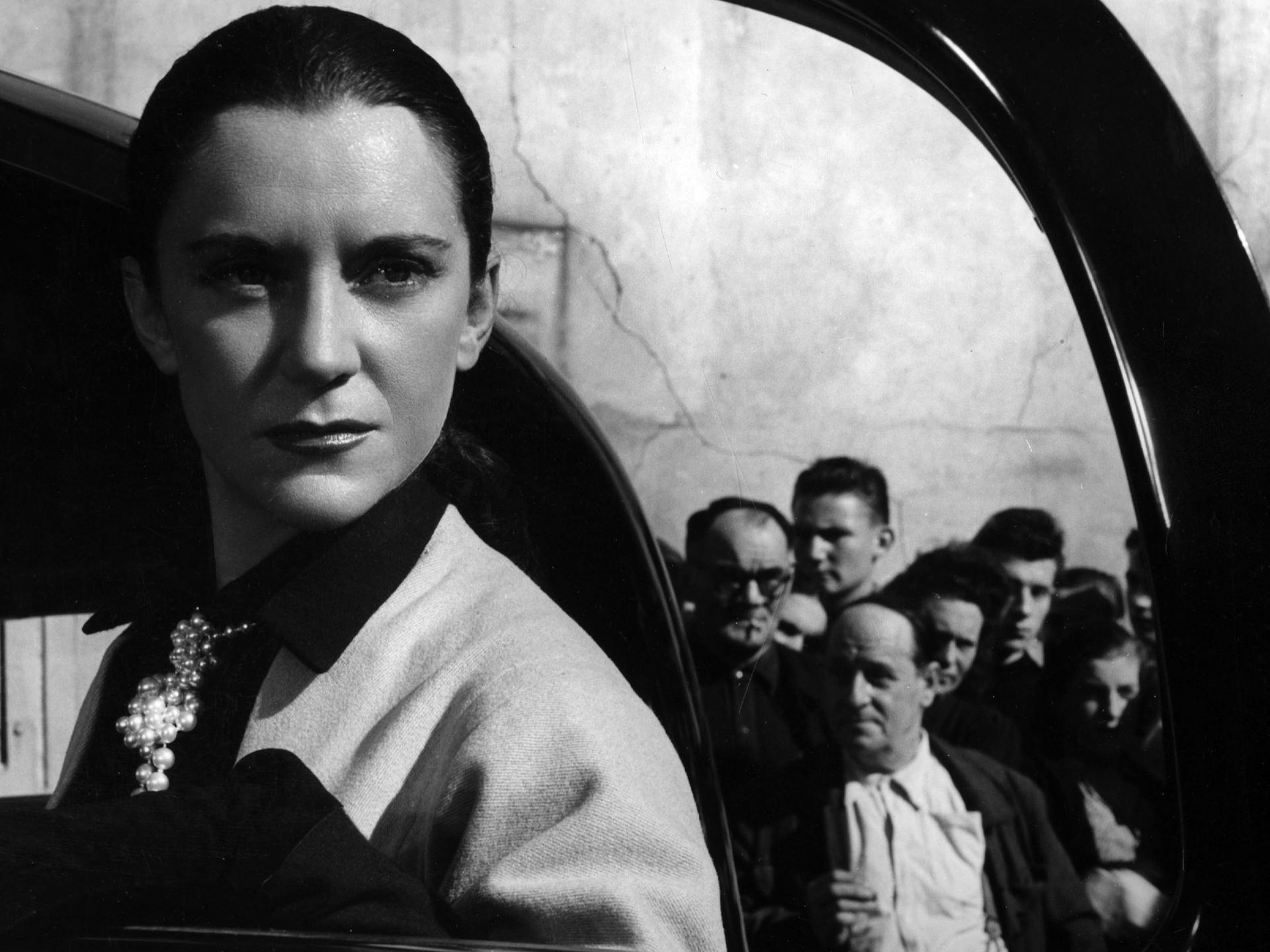 19 mai 1942 : Gallimard publie L’Étranger d’Albert Camus après avoir ...