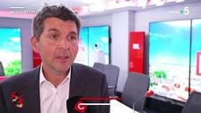 Thomas Sotto taquin avec Amandine Bégot pour son départ de la matinale ...