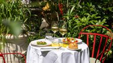 Em Sherif Café, le restaurant libanais qui installe ses mezzés et sa ...