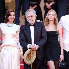 Noé Boon, portrait craché de son père Dany Boon, s’offre un photocall ...