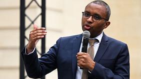 Est-on «impoli» ou «malpoli»?