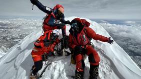 15.000 dollars pour grimper : dans l’Everest, les prix aussi atteignent ...