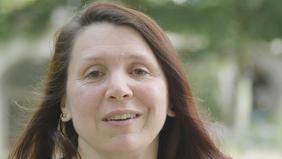 «Il est temps de vous révéler le secret» : Elsa Esnoult dévoile le sexe ...