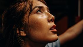 Qu’est-ce que ce petit bouton rouge qui apparaît sur la peau après 30 ans