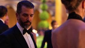 Plus amoureux que jamais, Jeff Bezos et Lauren Sánchez posent enlacés ...