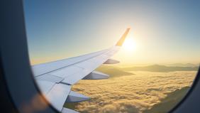 À partir de quel âge votre enfant peut-il prendre l’avion tout seul