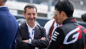 F40 à Maranello, élégance italienne, une première photo déjà iconique ...