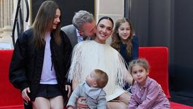 Le baiser passionné de Lily-Rose Depp et la rappeuse 070 Shake : «Une ...