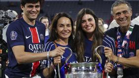 La famille Zidane (presque) au complet pour fêter les 90 ans de Smaïl ...