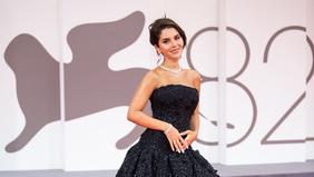 PHOTO - Brigitte Macron rayonnante : elle dévoile ses jambes fuselées dans la robe la plus ...