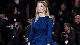 PHOTO - Brigitte Macron rayonnante : elle dévoile ses jambes fuselées dans la robe la plus ...