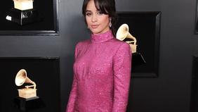 Mini-frange, robe au dos nu XXL et string en chaîne dorée : Adèle Exarchopoulos divine sur le ...