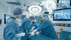 Professeur Maurice Mimoun : «Pourquoi la chirurgie esthétique est un soin»