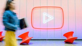 Le youtubeur Mister V dévoile la bande-annonce déjantée de son film ...