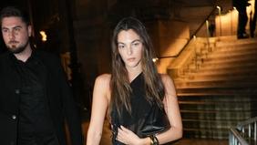 À 59 ans, Salma Hayek attire tous les regards dans sa robe Balenciaga ...