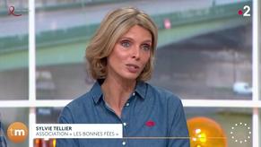 Sylvie Tellier sublime en maillot de bain à volants, elle rayonne au ...