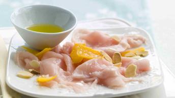 Meringues moelleuses, sorbet aux fruits rouges