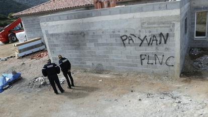 Corse : une maison endommagée par une charge explosive, un tag FLNC ...