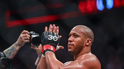MMA : Cyril Gane nouveau numéro 1 des poids lourds, bientôt un combat ...