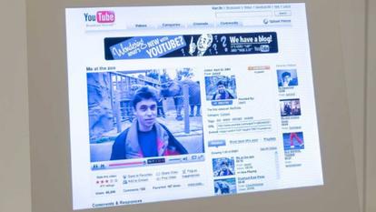 La première vidéo postée sur YouTube devient une œuvre exposée au ...