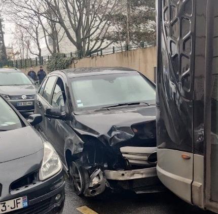 Refus d'obtempérer à Paris : les policiers ouvrent six fois le feu lors ...
