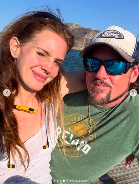 Lana Del Rey : un an après son mariage, elle dévoile (enfin) l’identité ...