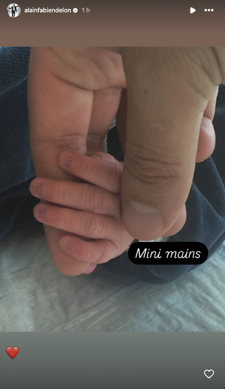 Alain-Fabien Delon papa d’une petite Romy : une première photo du bébé ...