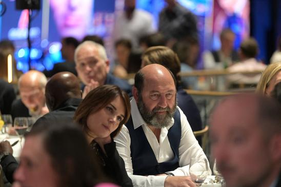 PHOTOS - Kad Merad et Julia Vignali : leurs plus beaux clichés en amoureux