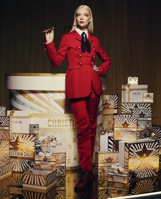 Les coulisses de la campagne Dior beauté de Noël 2025 avec Deva Cassel ...