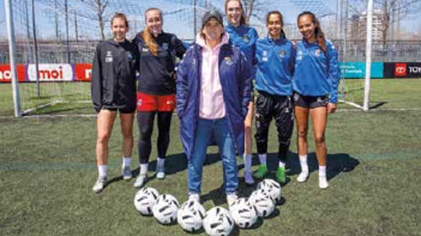 La championne de foot Marinette Pichon vit désormais au Québec : « J ...