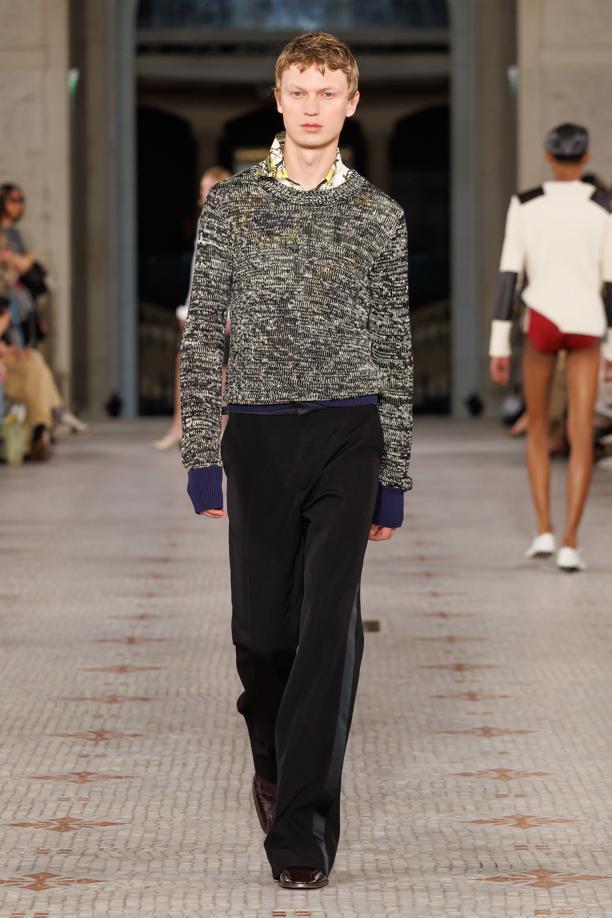 Kenzo, Issey Miyake, Wales Bonner ... le costume sous toutes les ...