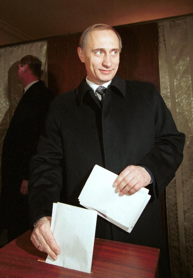 PHOTOS - Vladimir Poutine a 70 ans : retour sur son évolution physique ...