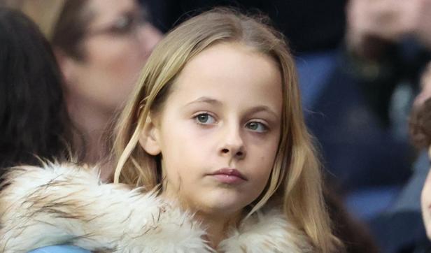 Giulia Sarkozy, 13 ans : plages, cocotiers… ses vacances de rêve aux ...