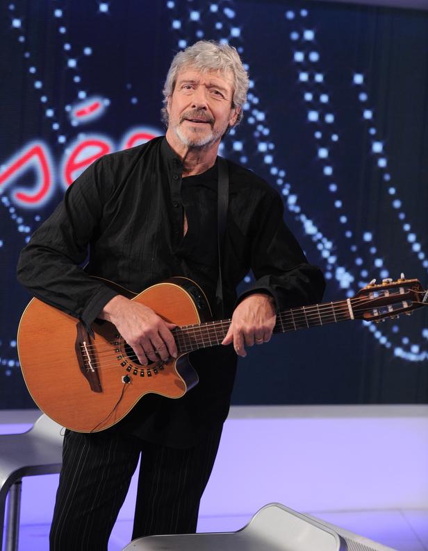 PHOTOS - Obsèques de Gilles Dreu : son épouse Yolande et ses proches ...