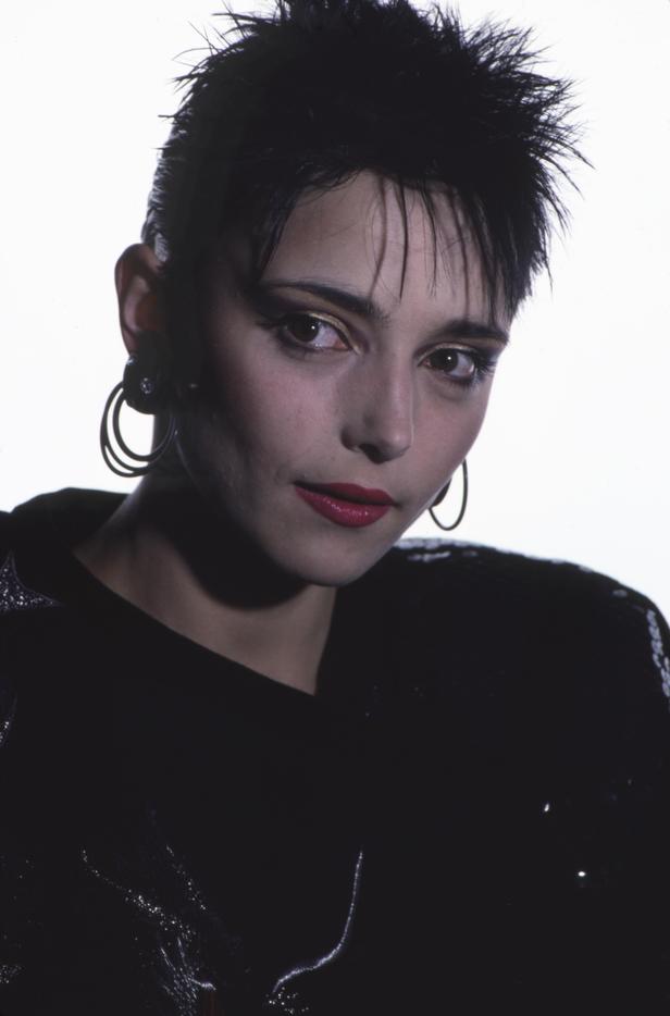 PHOTOS - Jeanne Mas : découvrez l'évolution physique de la chanteuse