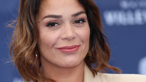 Lola Dewaere (Mademoiselle Holmes) : couple, famille… Que sait-on de sa vie privée